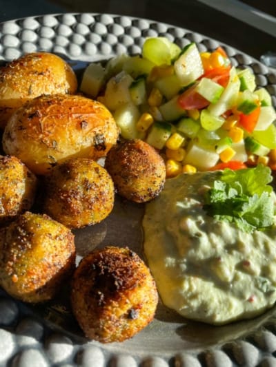 Falafel med rostad potatis och guacamole - Recept
